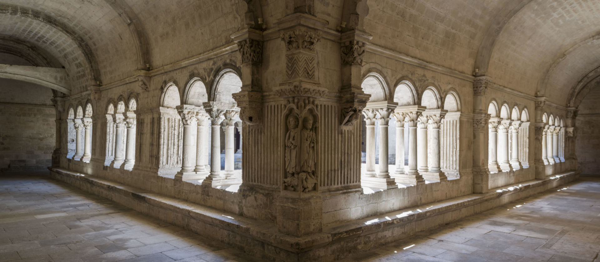Un des plus beaux cloître de Provence